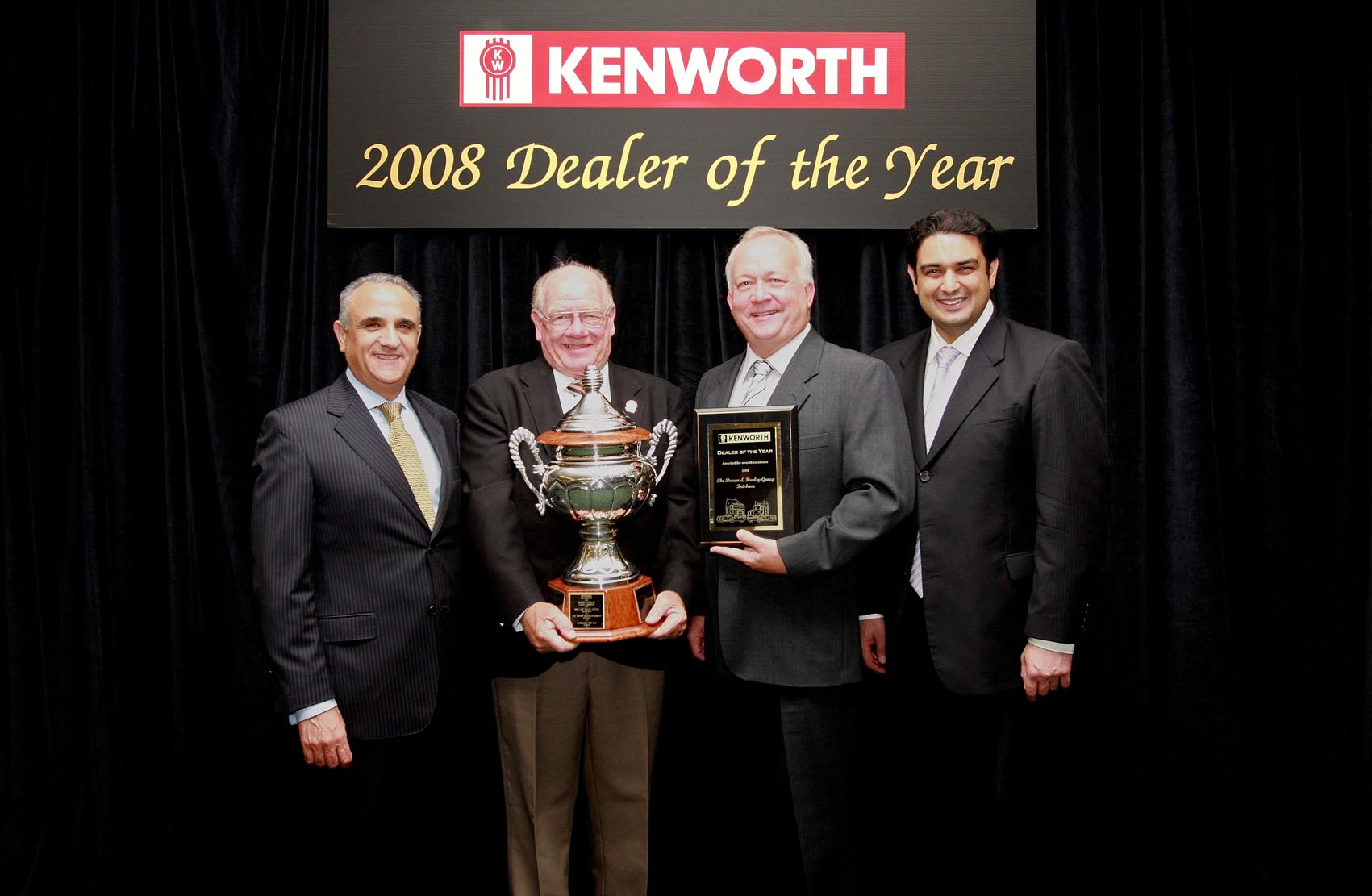 Brown and Hurley Darra voted 2008 Kenworth Dealer of the Year - OwnerDriver