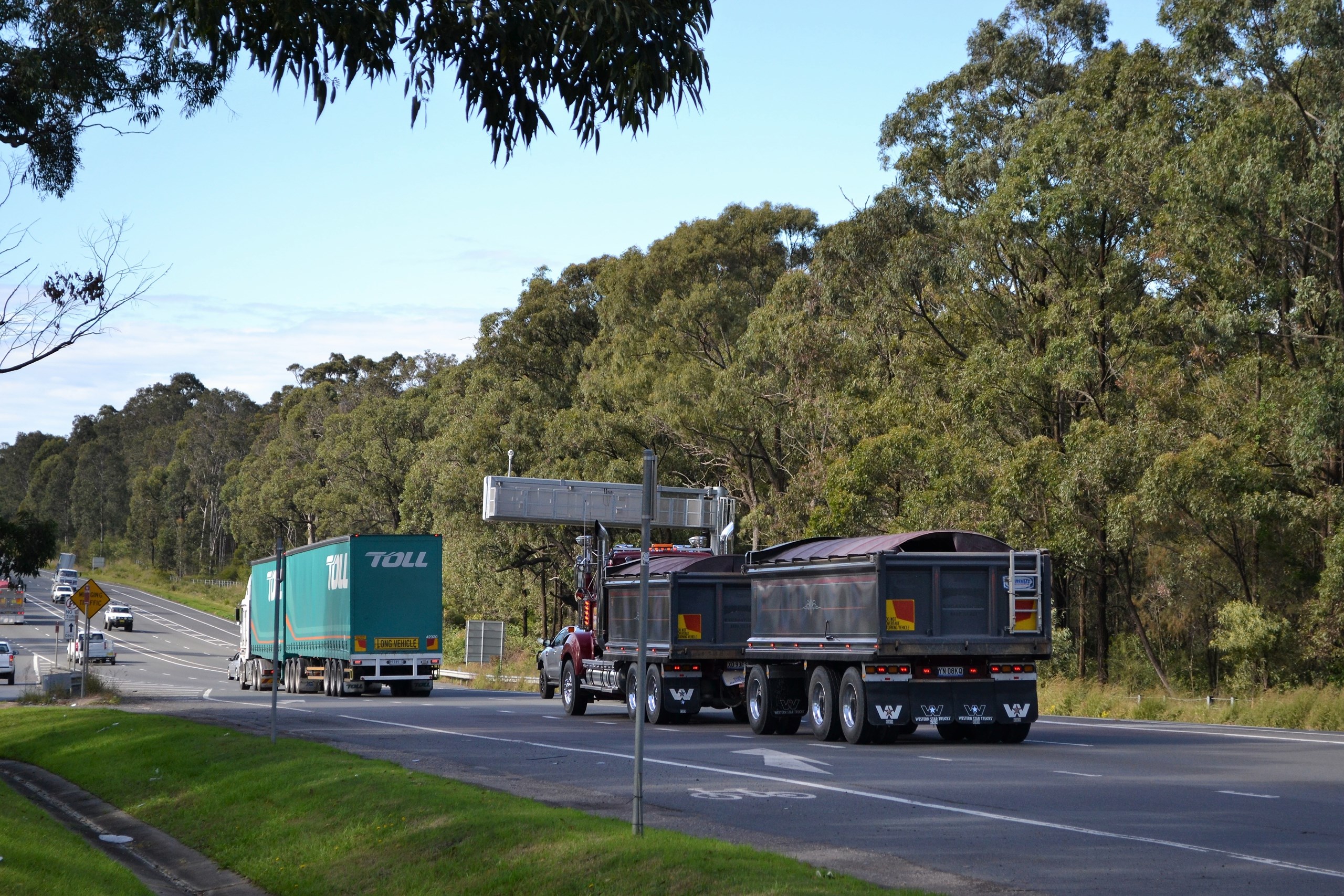 ALP pledges $20 million for Sydney truck stops