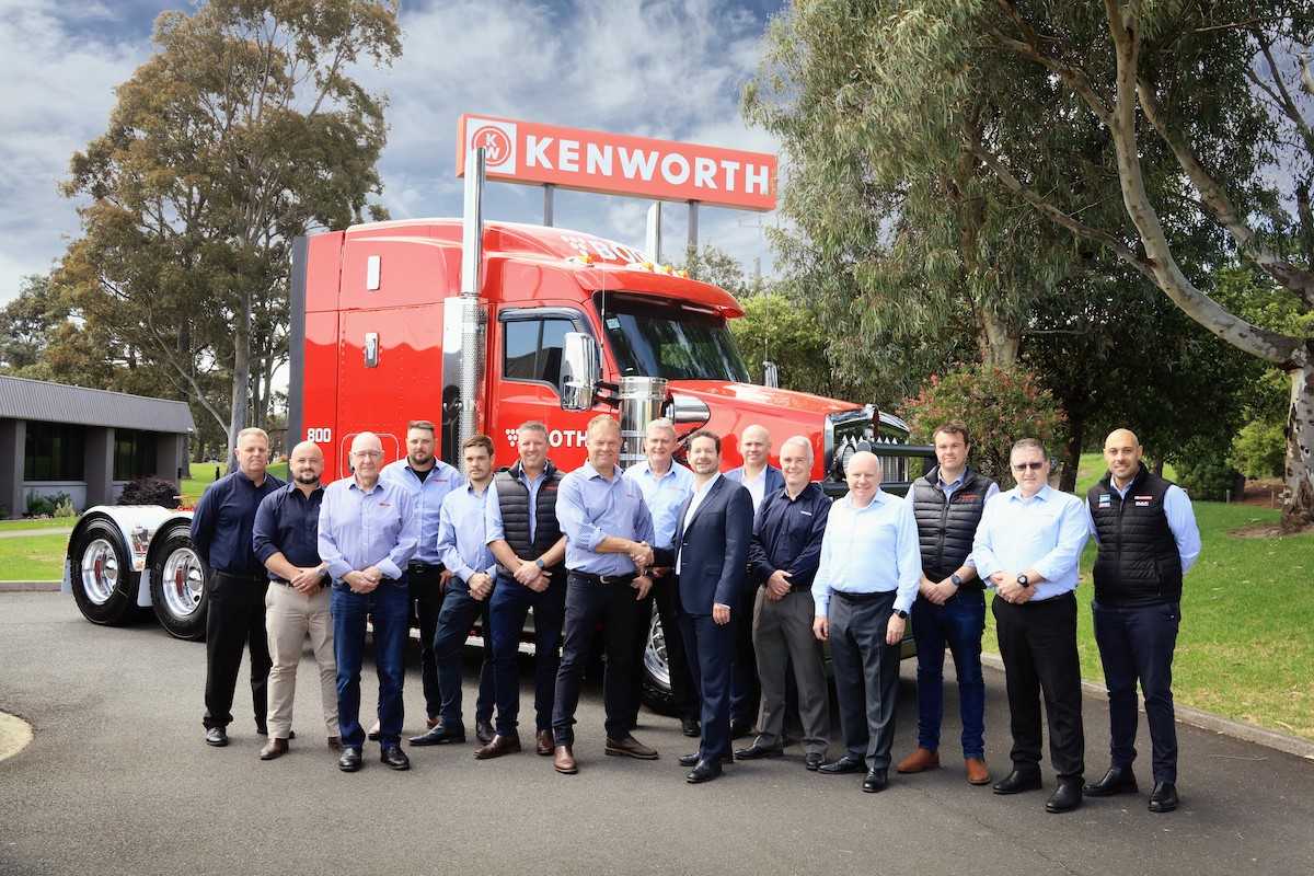 Booth Transport welcomes Kenworth's 80,000th truck | NEWS