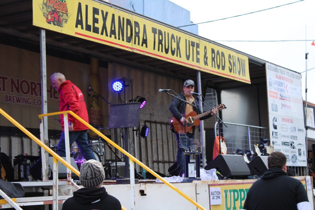 Truck parade steals the show at Alexandra - OwnerDriver